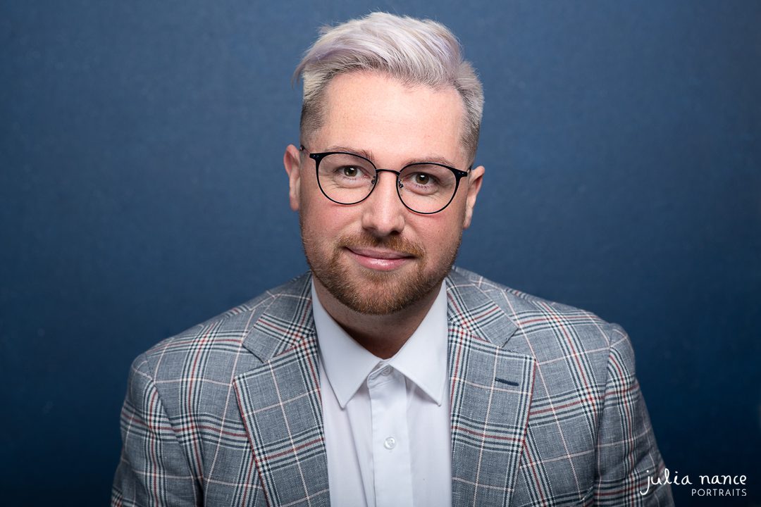 How to take a headshot - 15 tips from a professional photographer
